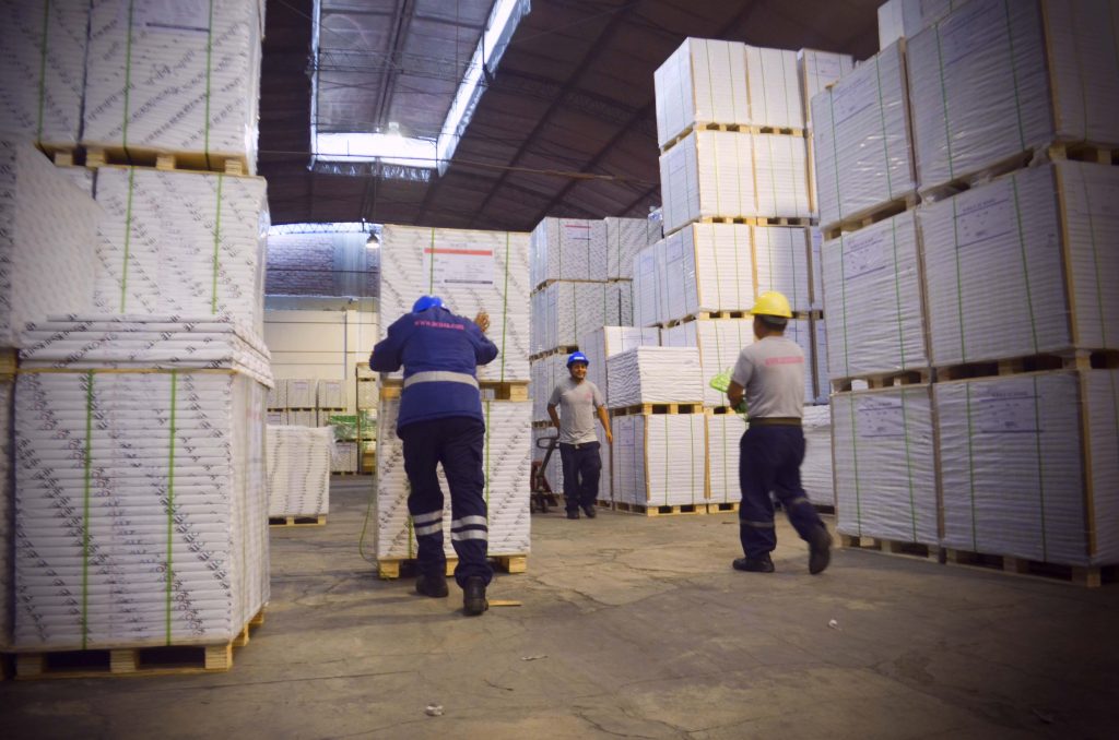 NOSOTROS - GRUPO ACUZA Papeles y Cartulinas , Papelera, papelería en Perú